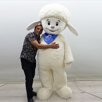 MASKOT | LAMB HUMANA